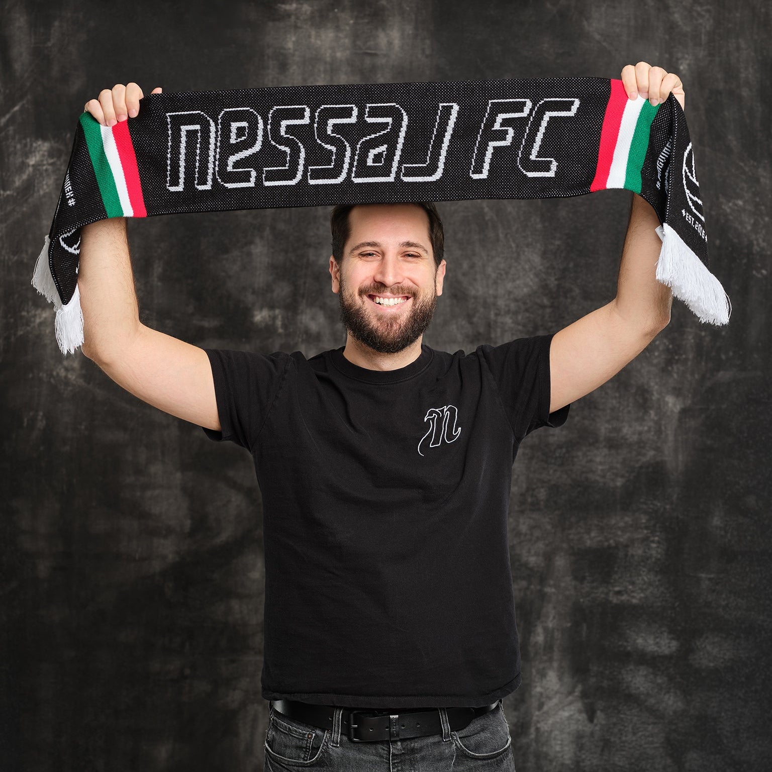 Nessaj FC szurkolói sál – PINGVINEK